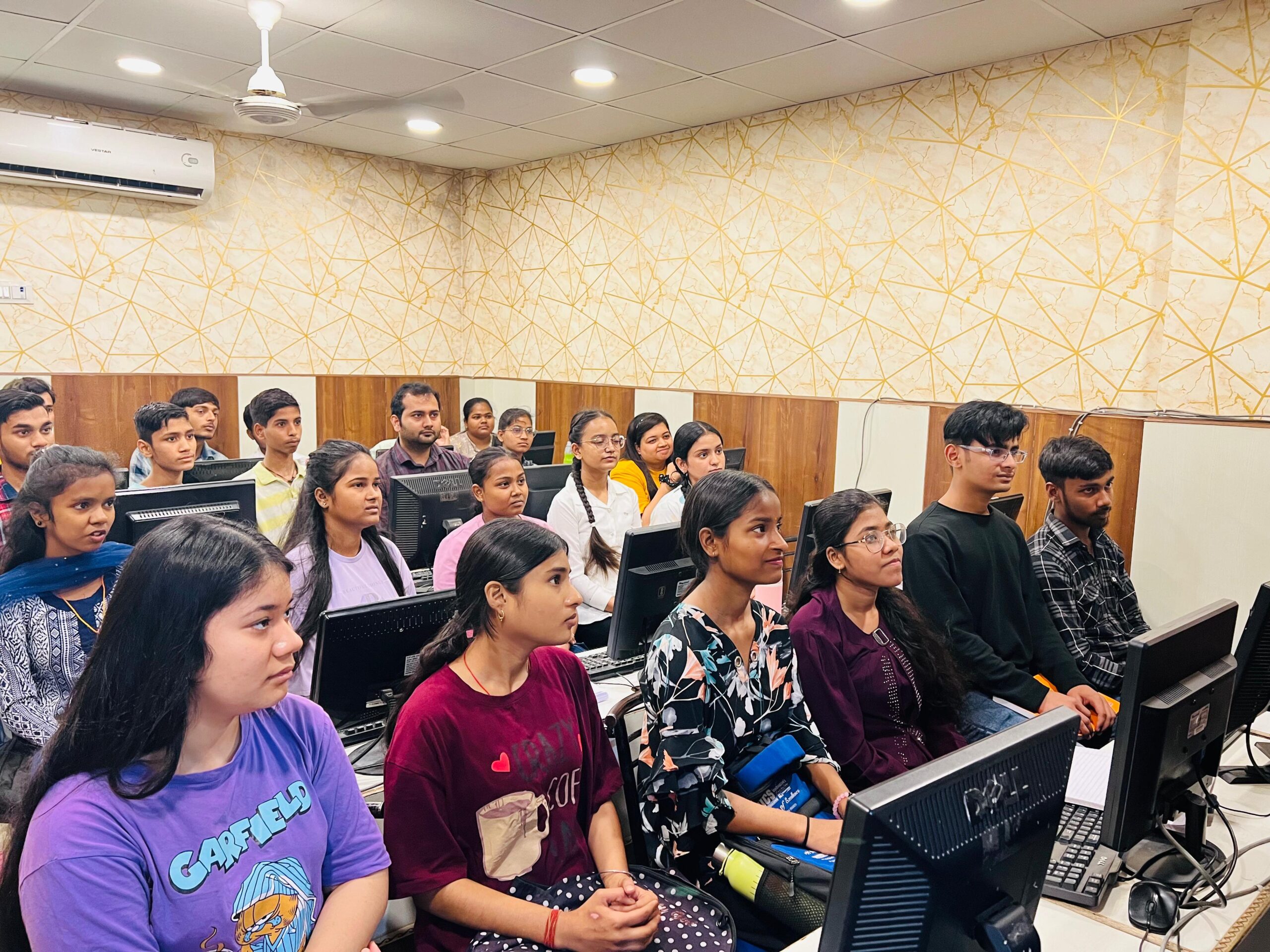 The Best Computer Training Center in Delhi: DICS Laxmi Nagar - DICS ...